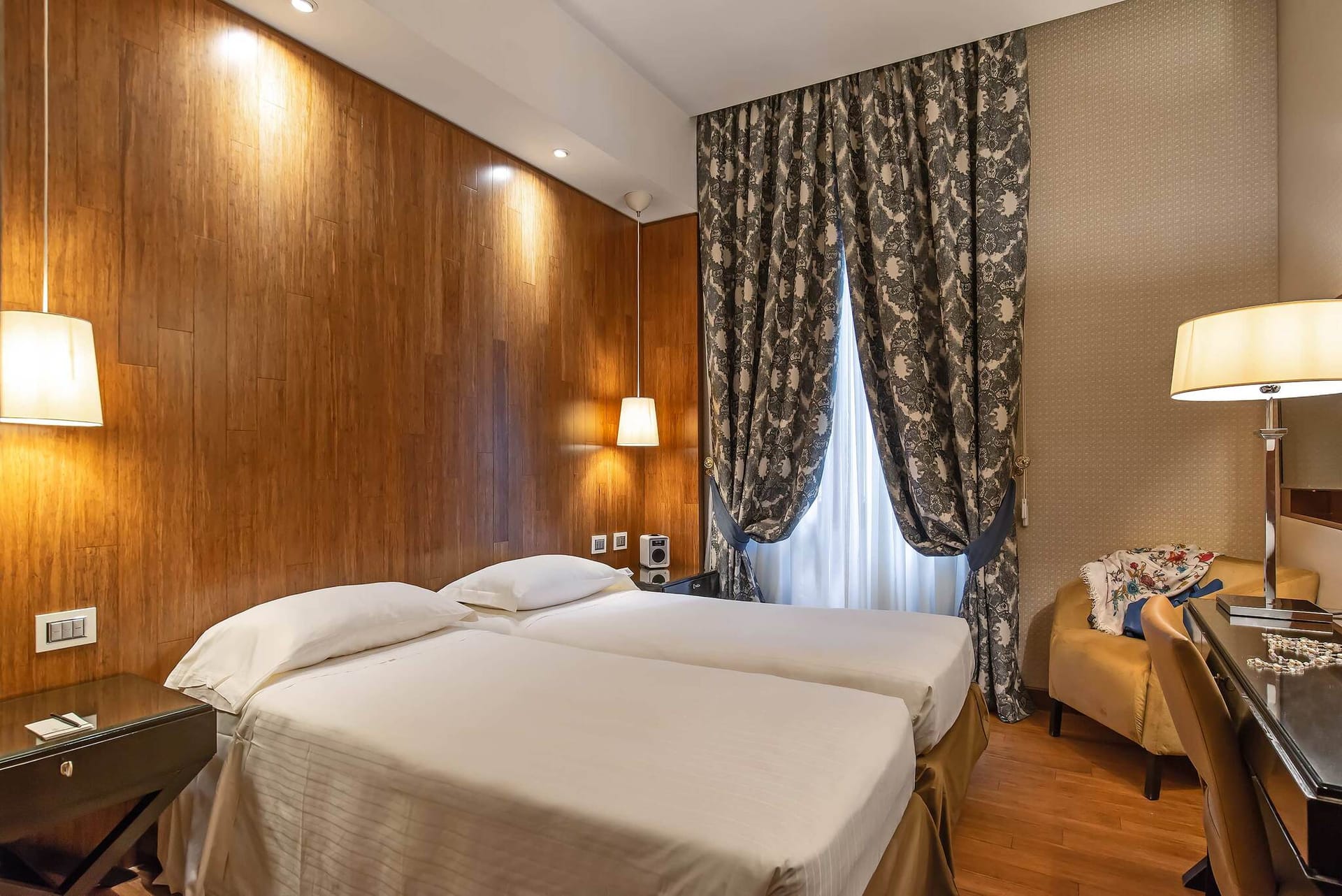 Twin Room - Albergo del Senato Rome Italy | Book Online