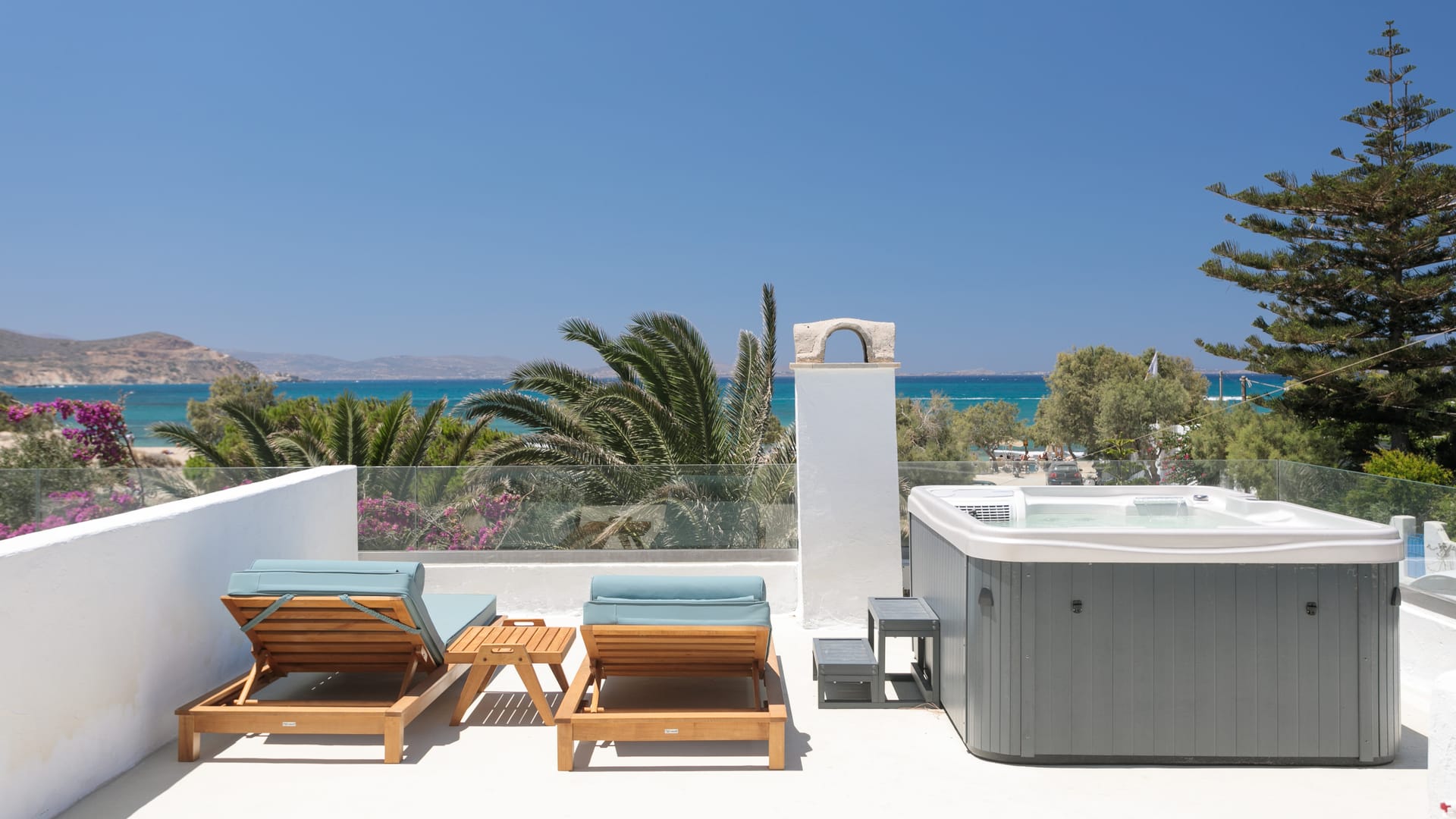 NATURA JUNIOR SUITE SEA VIEW JACUZZI - Alkyoni Beach Hotel Naxos ...