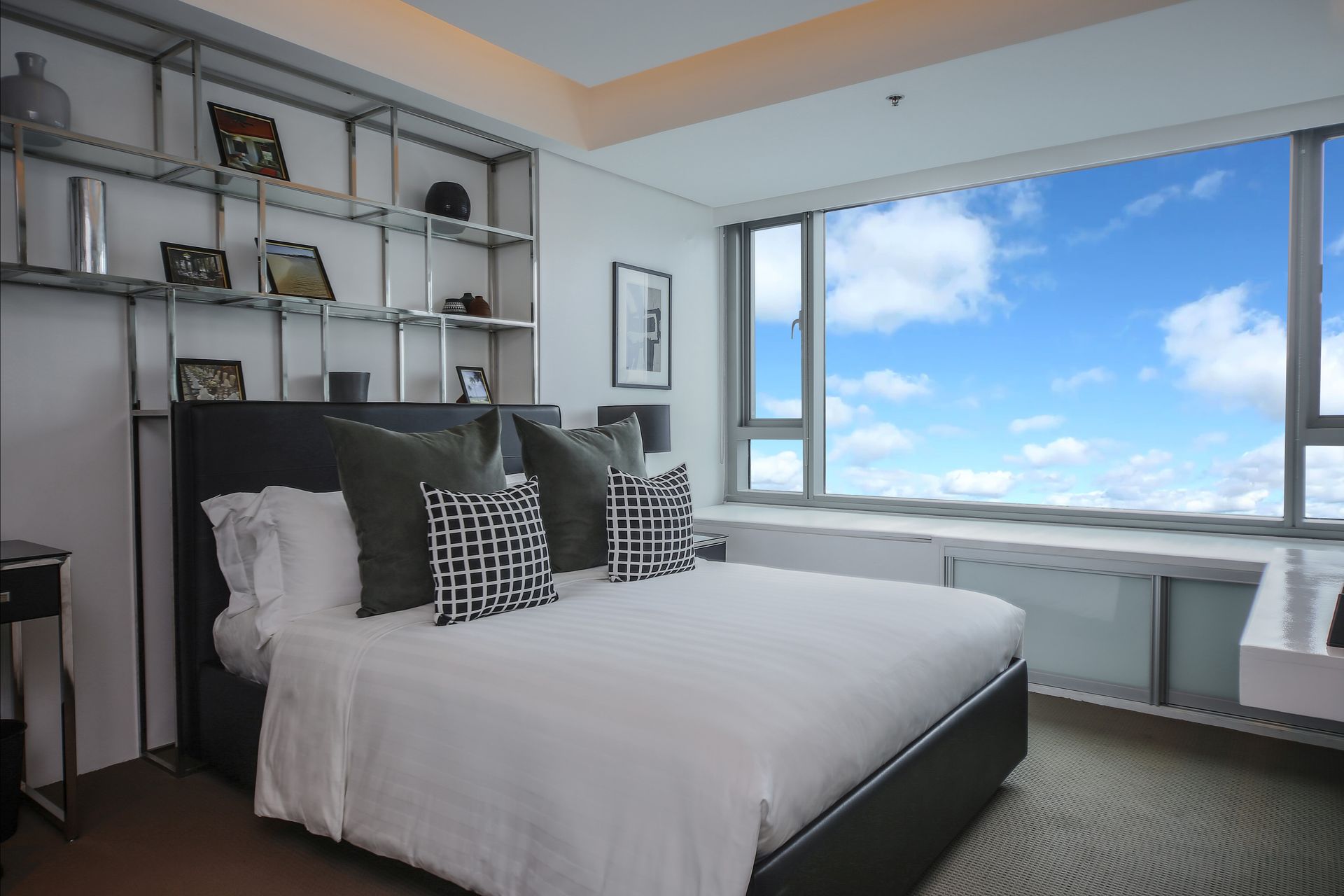 1 Bedroom Suite - The Alpha Suites - Book Online