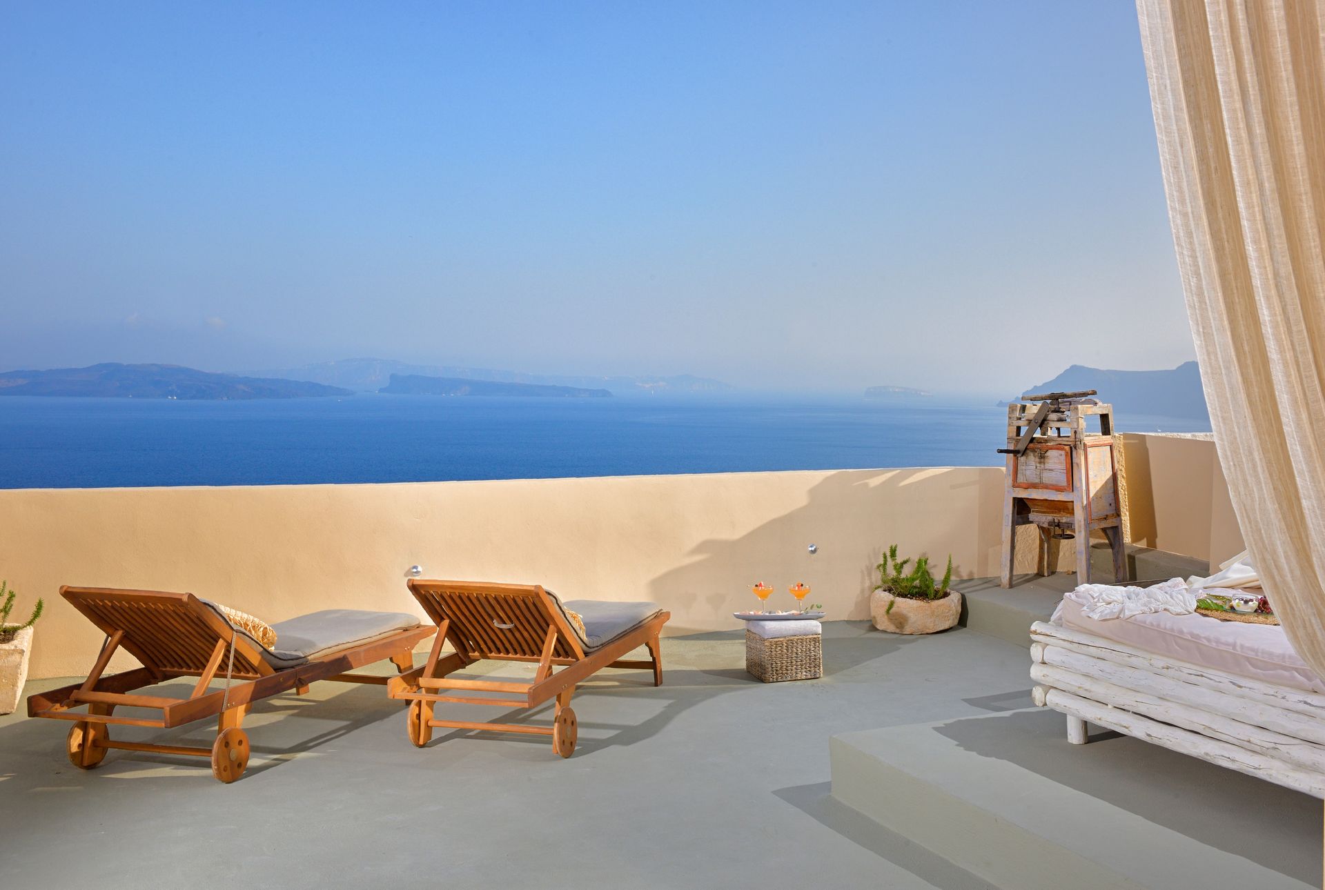 Archon Villa with Caldera View (outdoor jacuzzi) - Oia K&K Unique Homes ...