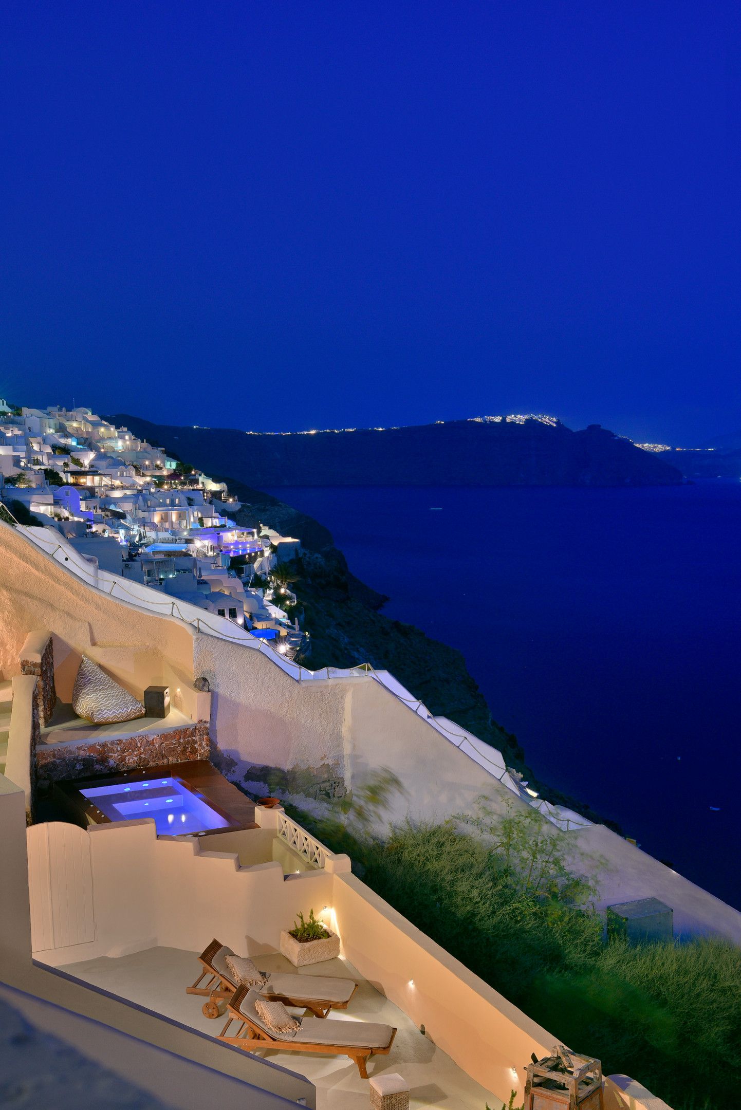 Archon Villa with Caldera View (outdoor jacuzzi) - Oia K&K Unique Homes ...