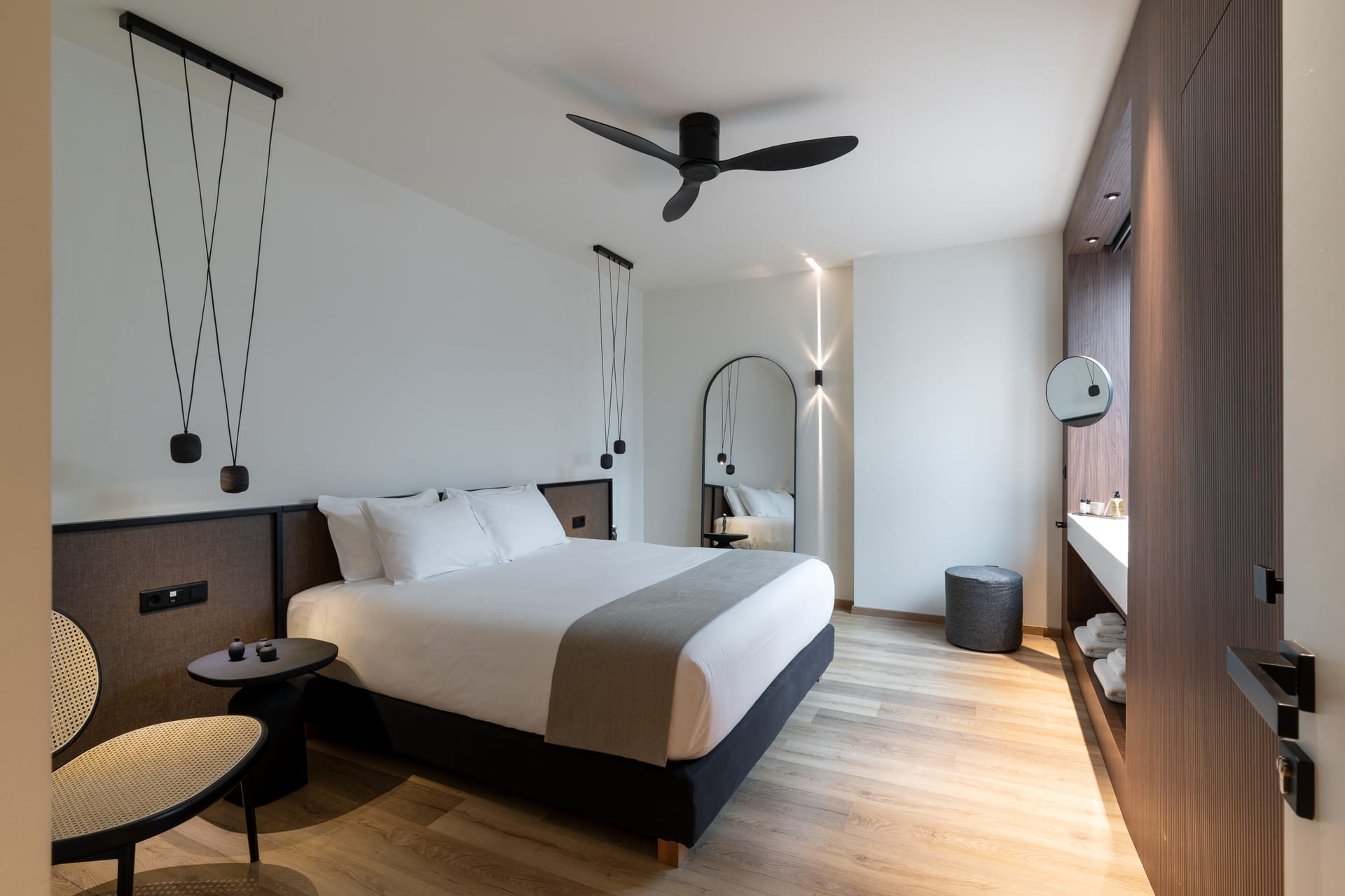 Metropolis Superior Suite - Athens Woo Suites, Athens | Official Website