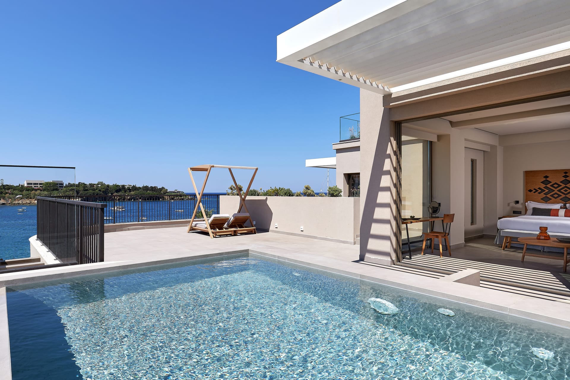 Amber Suite Sea View with Plunge Pool - Castello Infinity Suites ...