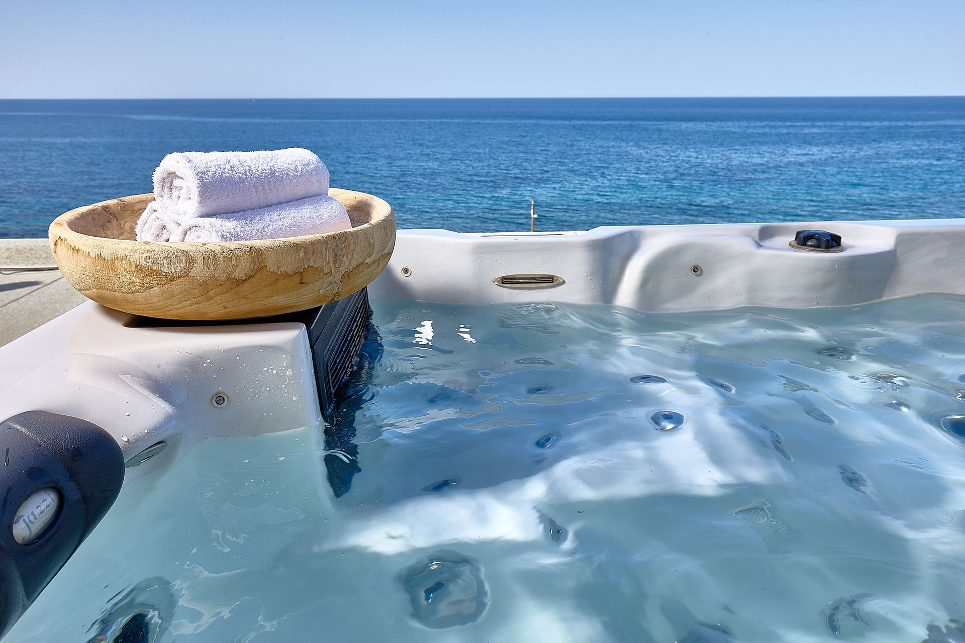 One Bedroom Suite Open Air Jacuzzi Sea View - Official Booking Engine ...