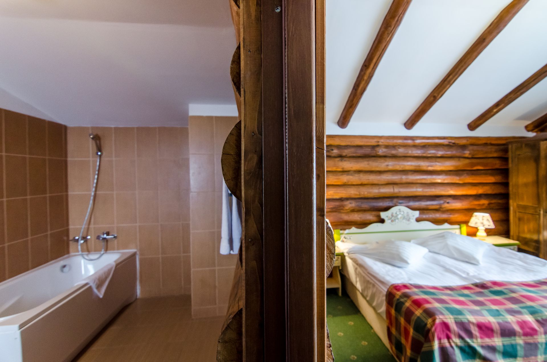Fundata Resort - Brandusa Bungalow | Double Room - Cheile Gradistei ...
