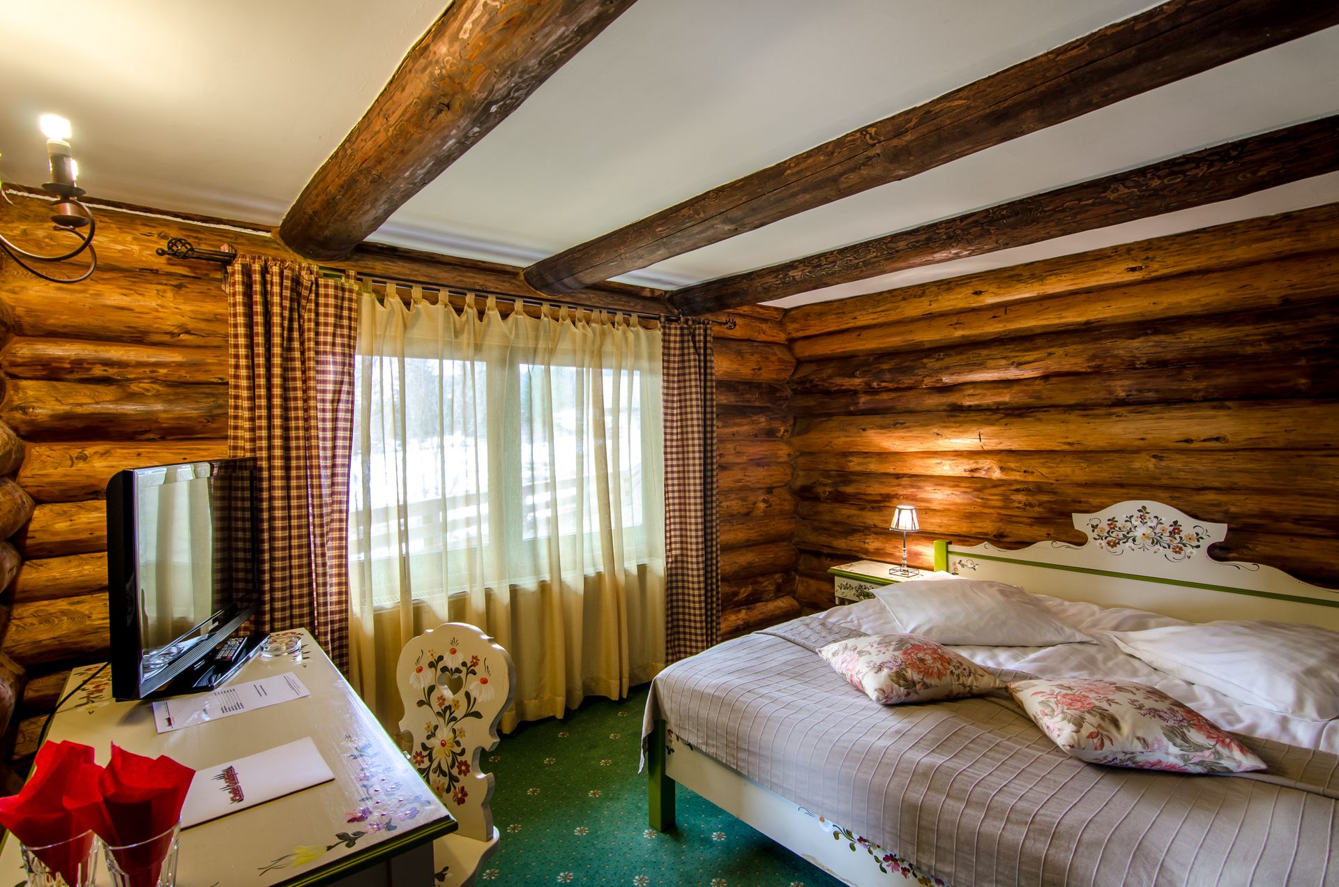 Fundata Resort - Paltinul Bungalow | Double Room - Cheile Gradistei ...