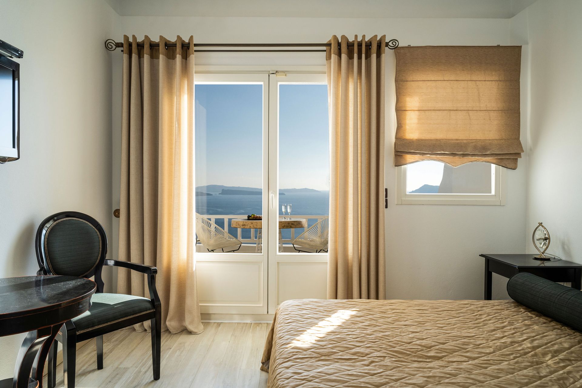 Executive Room with Exterior Spa Tub - Delfini Hotel Santorini | Book ...