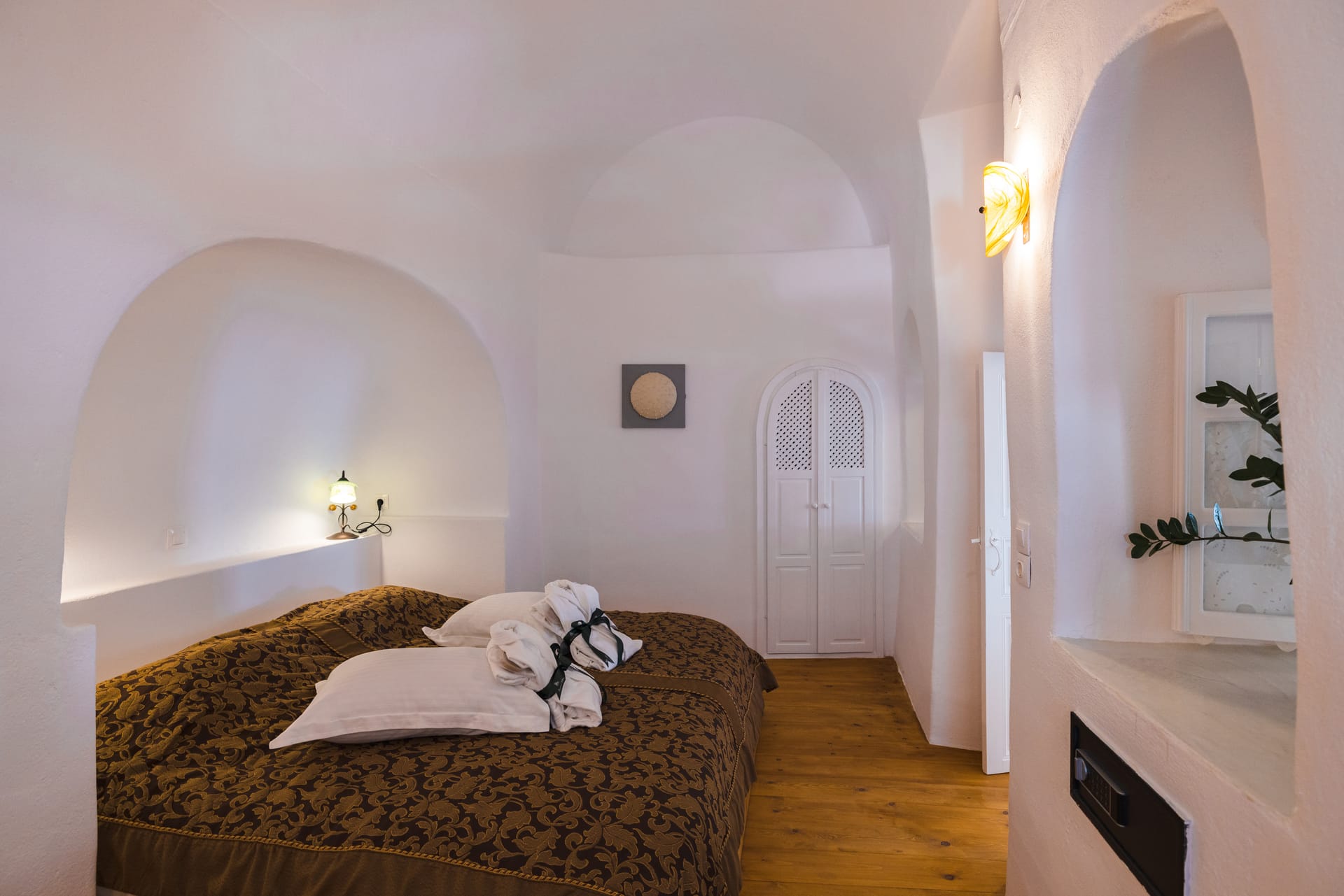 Summer Lovers Villa with Private Whirlpool & Caldera View - Fanari ...
