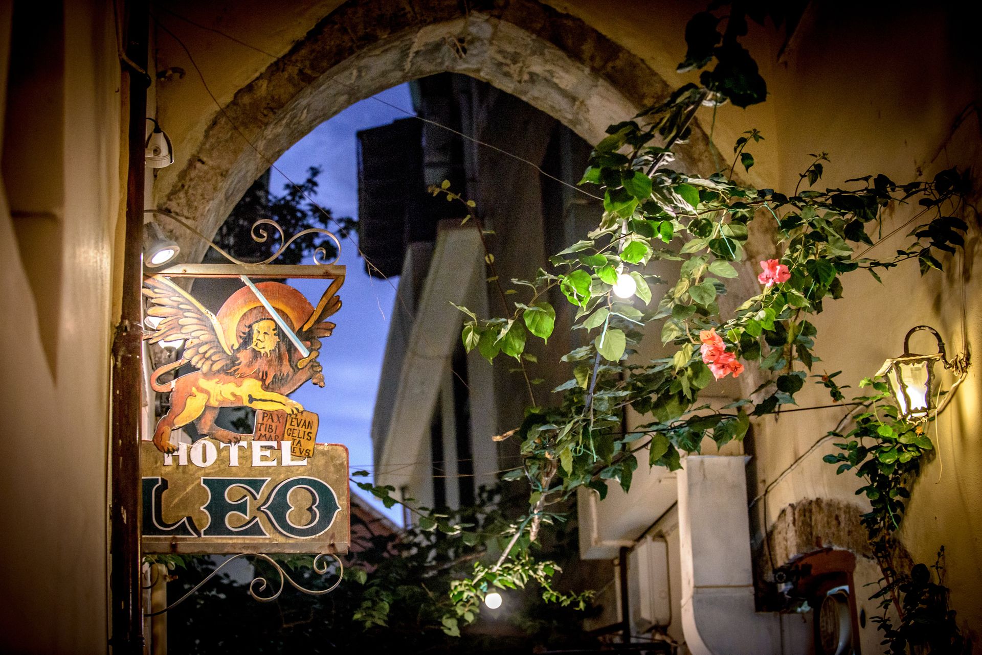 Leo Hotel | Book Online