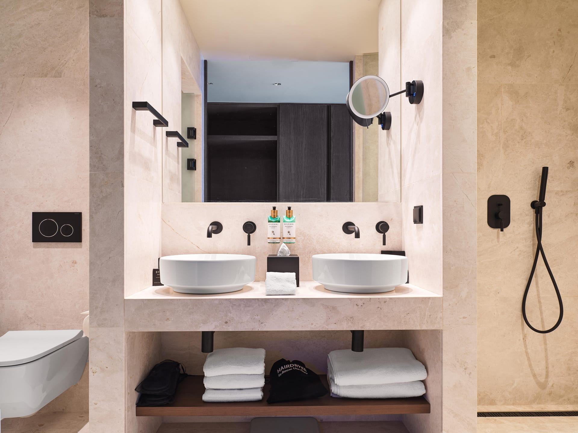 NYX Executive Suite with Lounge Access - NYX Esperia Palace Hotel ...