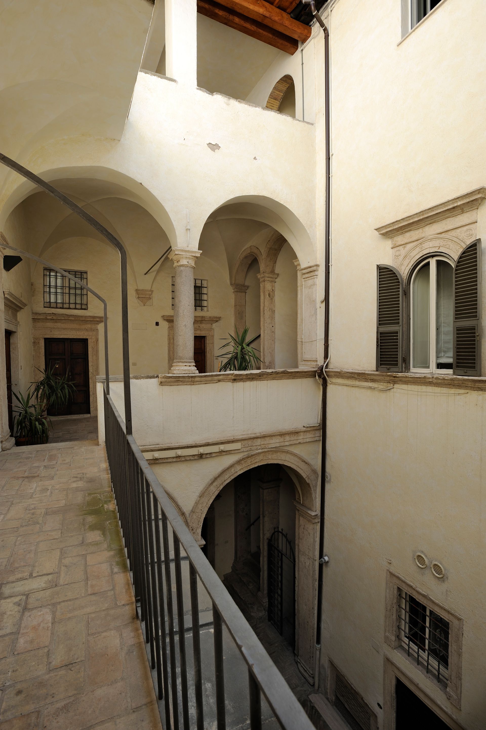 Apartment dei Fabii - Via del Portico d'Ottavia 13 (first floor - no ...