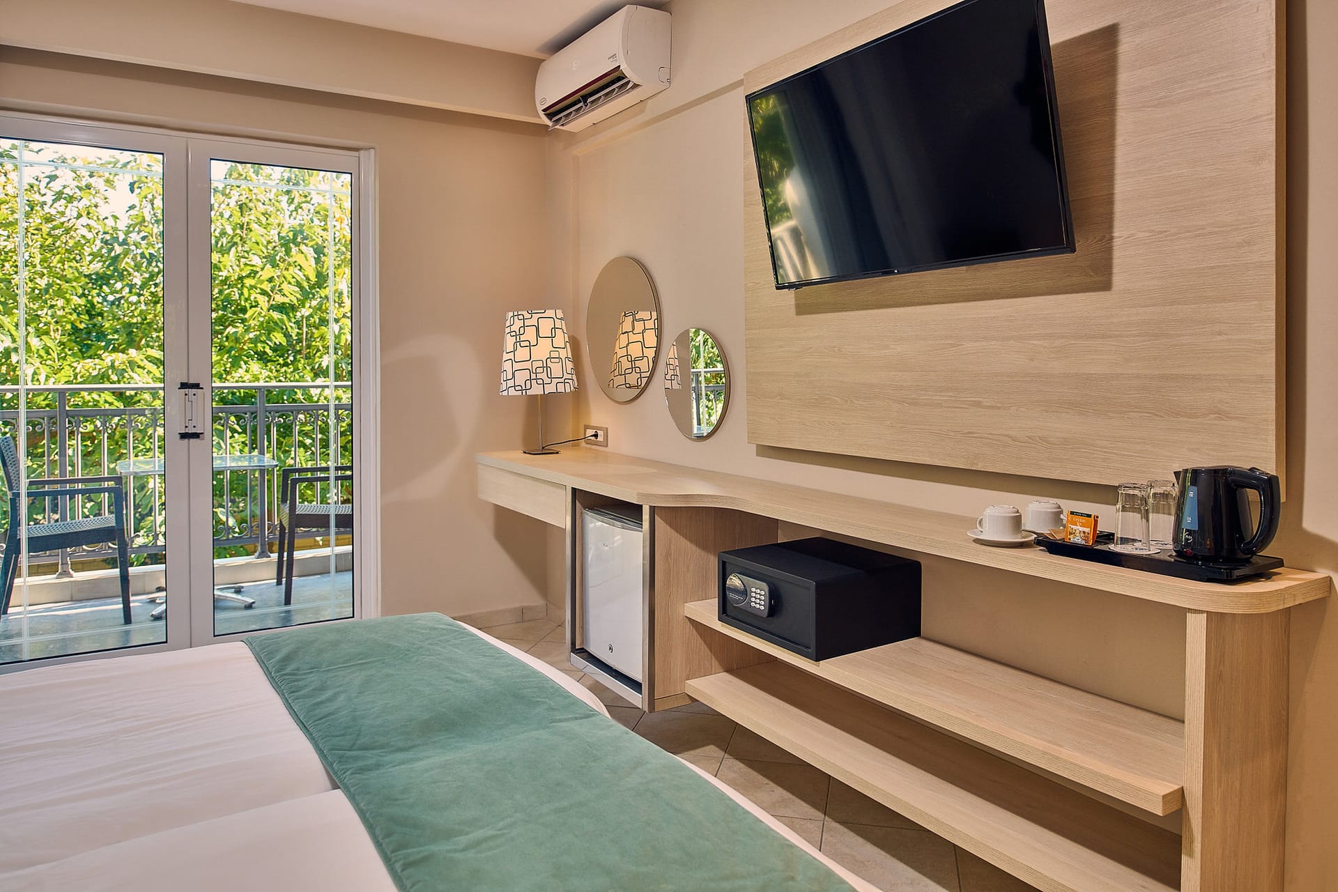 Upper Floor Room with Garden View - 25m² - Tsilivi Beach Hotel ...