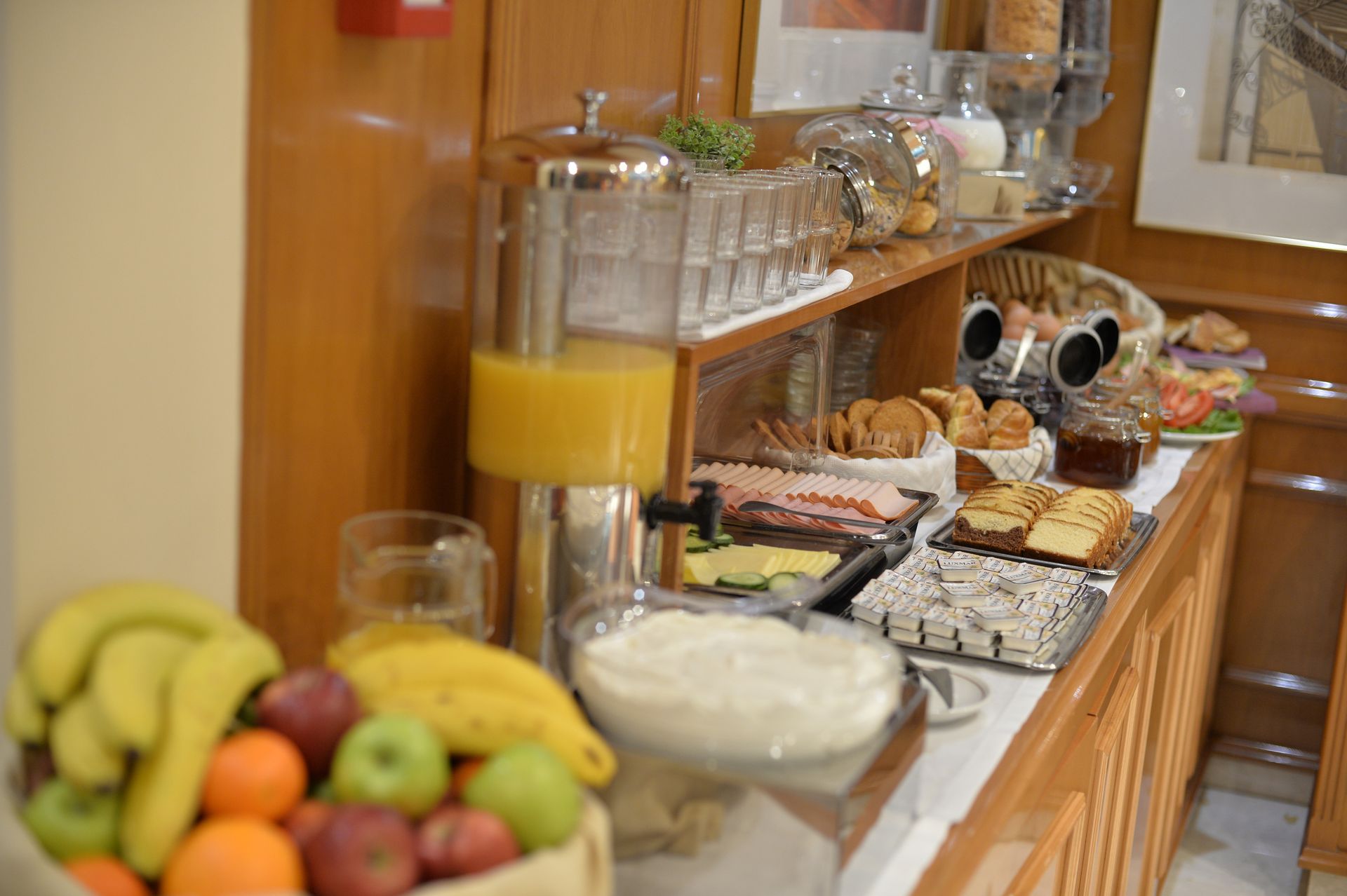 Victory Inn Hotel, Athens, Greece | Book Online