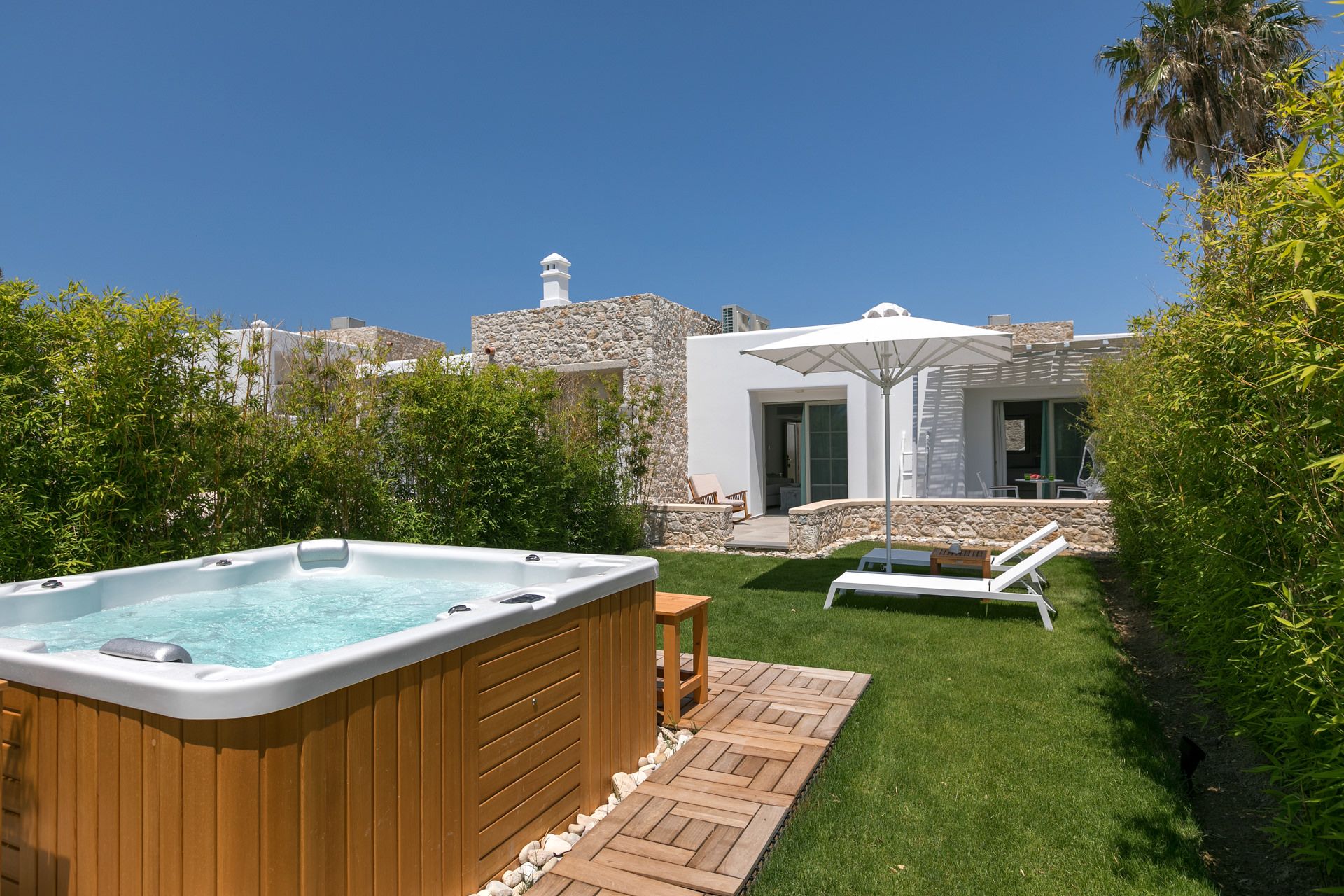 Perla Suite with Jacuzzi [Symi] - Kos White Pearls Luxury Suites ...
